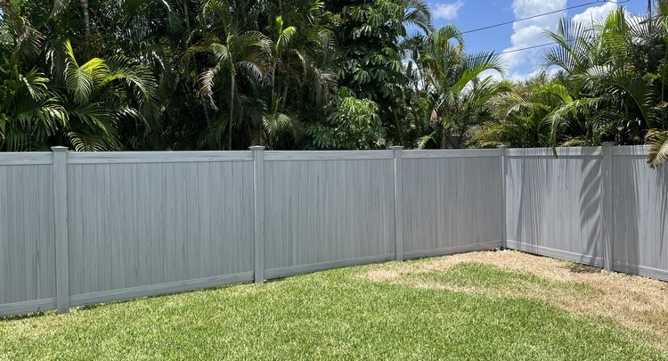 Vinyl Privacy Fencing | Durable Vinyl Fence | Weatherables